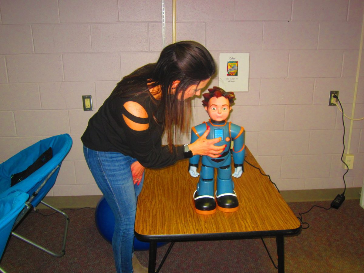 Robot “Milo” Helps Students With Autism – Parke County Sentinel